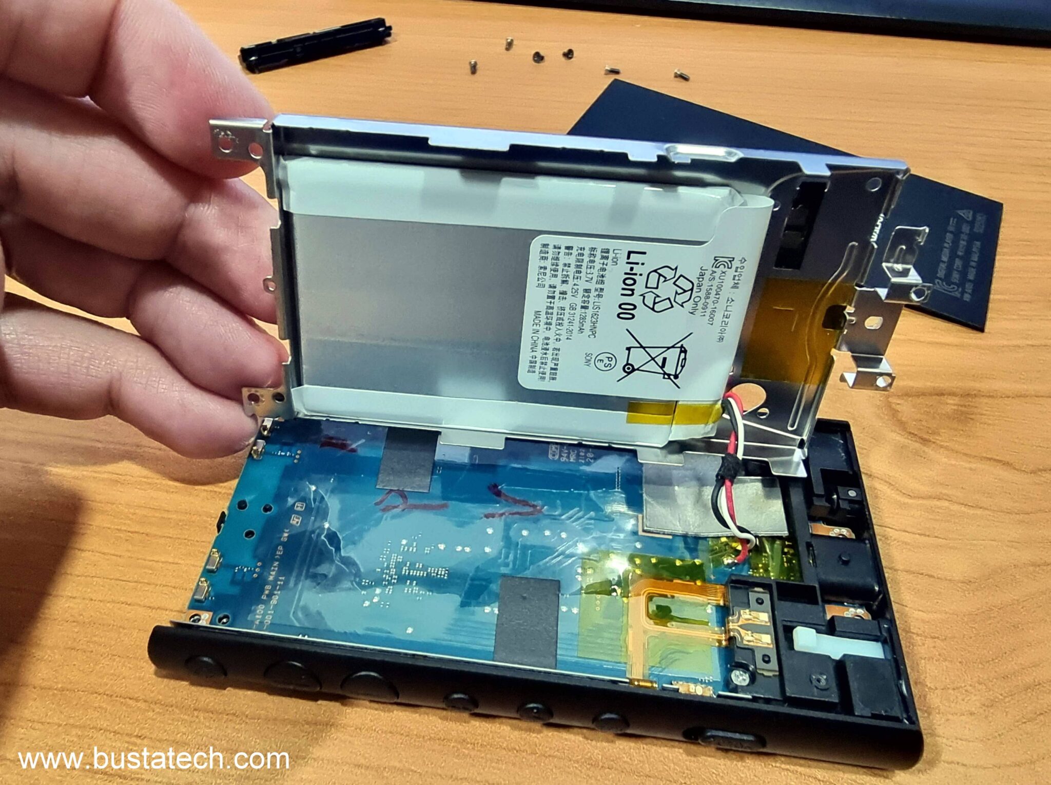 Sony NW-A105 Battery Mod - Bust A TECH